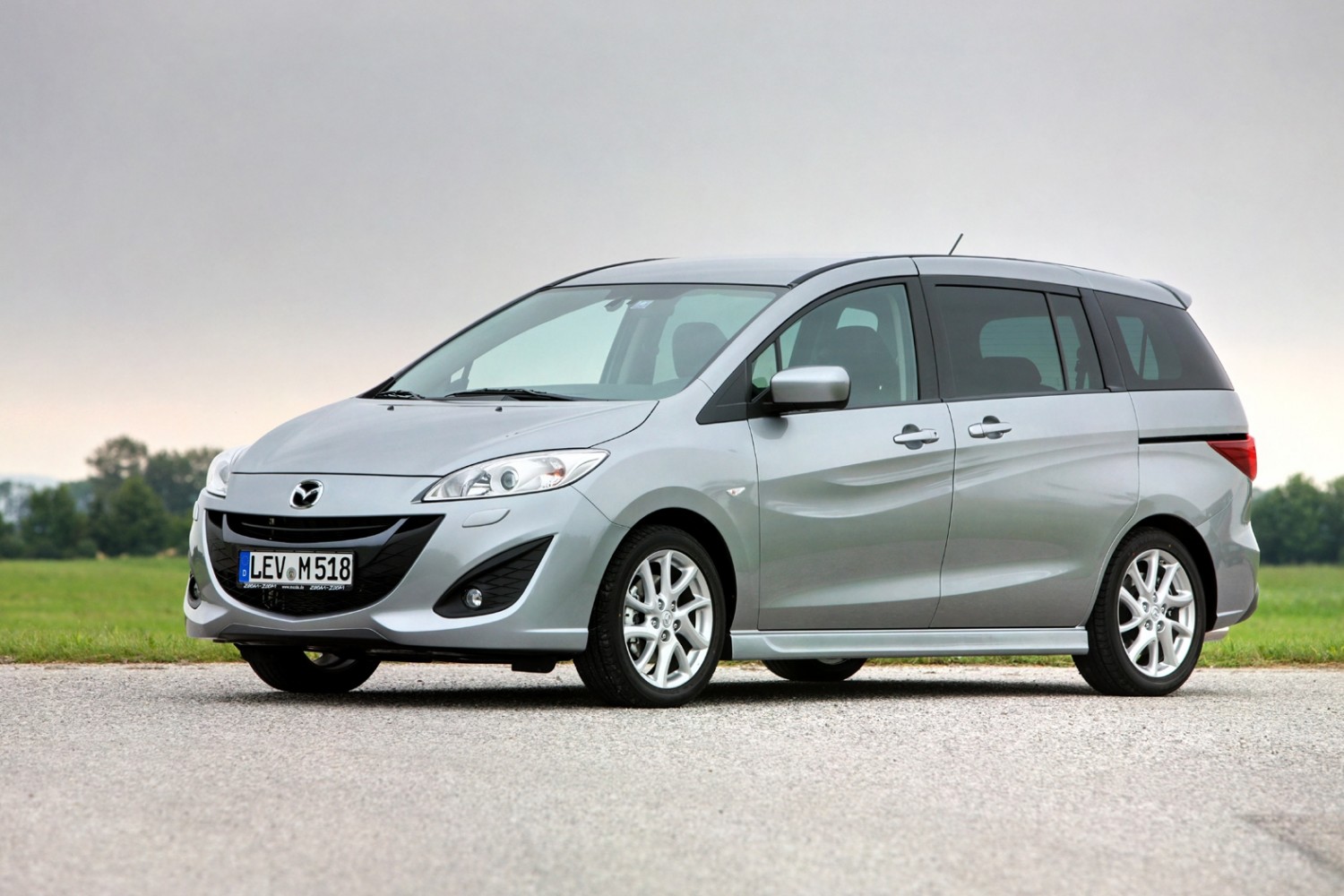 New Mazda5 gets "Nagare" design | Eurekar